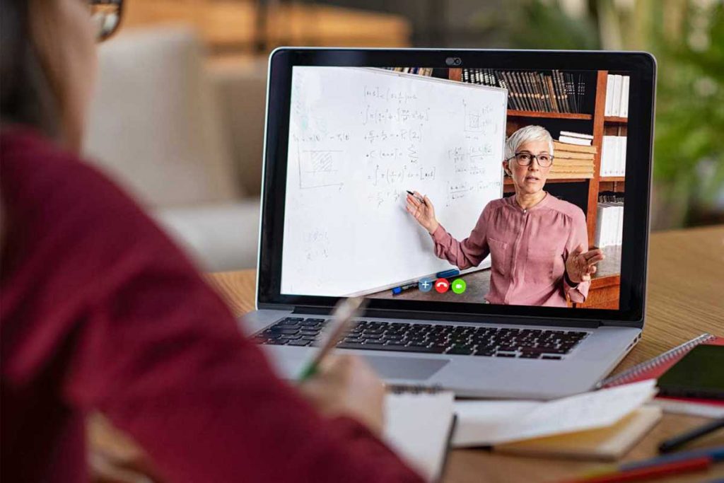 Académica imparte el curso Aulas virtuales 2020-12 - Fundación Carlos Slim